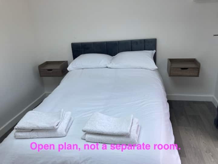 Double Room With En-suite And Kitchen. - Rhyl Beach