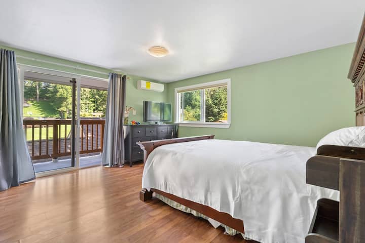 Serene Getaway In Kenmore 4br/3ba - Lynnwood, WA