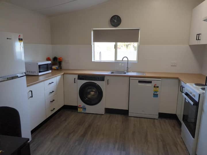 The Flat On Muddy - Moonta