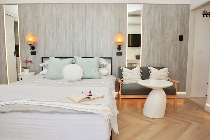 *Ace Location: Darlinghurst: Studo-ac-balcony-city - Sydney
