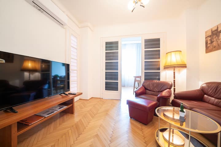 Pozsonyi Suite – 3br Family Stay | Ac + Balcony - Ungarn