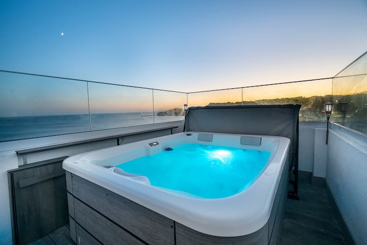 Sandora Duplex• Jacuzzi, Steps To Beach & Old Town - Albufeira