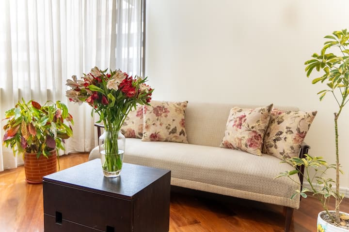 Encantador 3h Con Parking | Ubicación Privilegiada - Quito