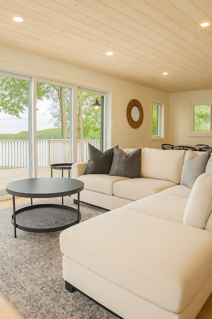 Muskoka Waterfront Cottage On Three Mile Lake - Huntsville