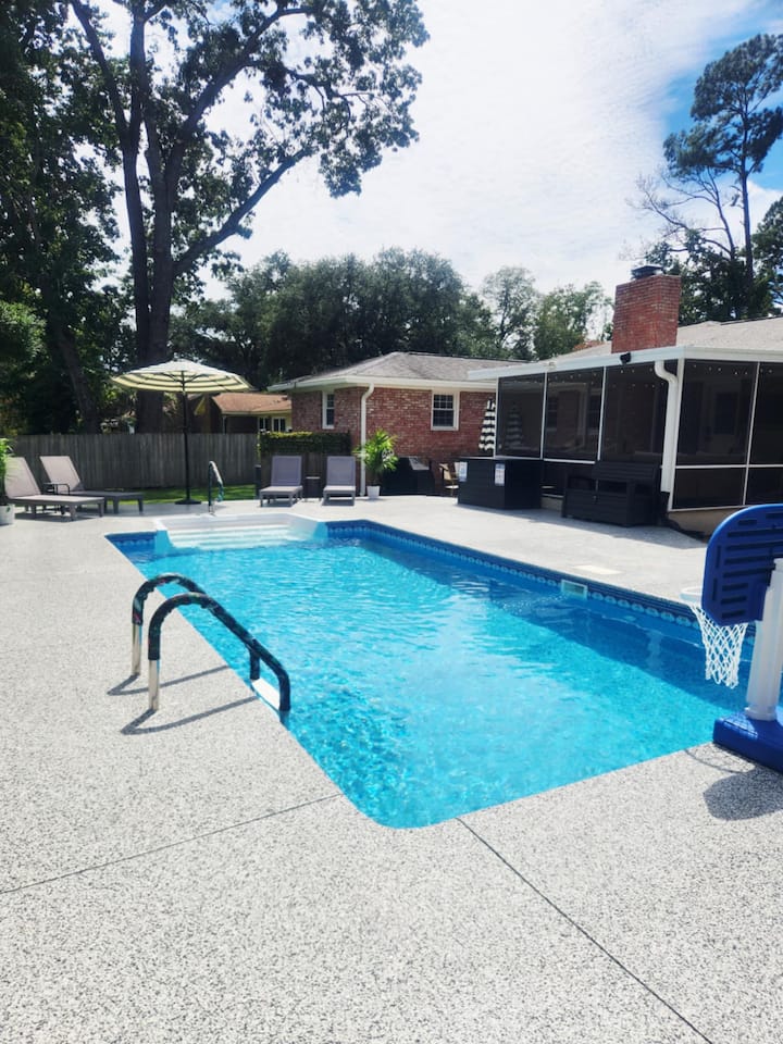 Pool, Game Room & Kayak Launch Near Charleston - Summerville, SC