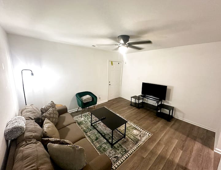 Downtown Home Directly On Greenway, Nice Deck! - Raleigh, NC