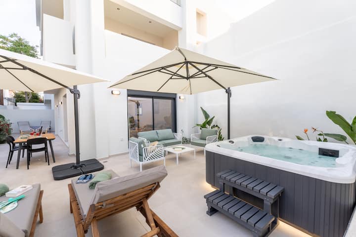 Nimar Luxury City Villa With Jacuzzi - Rodi