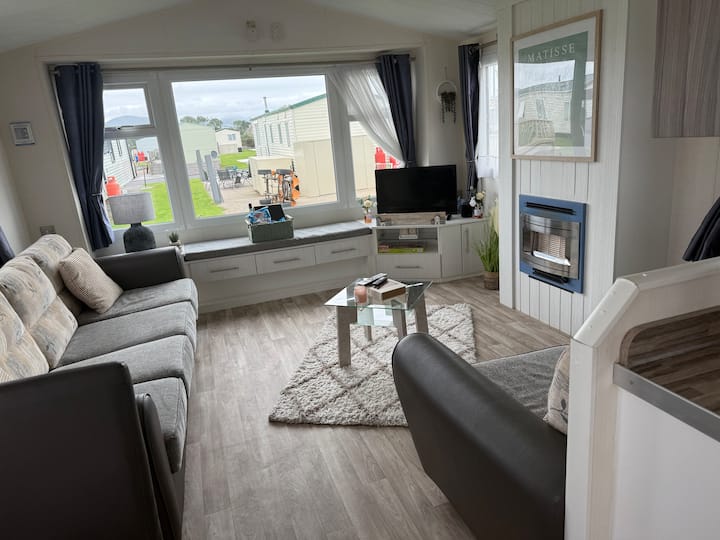 Seaside Escape – Modern Home - Rostrevor