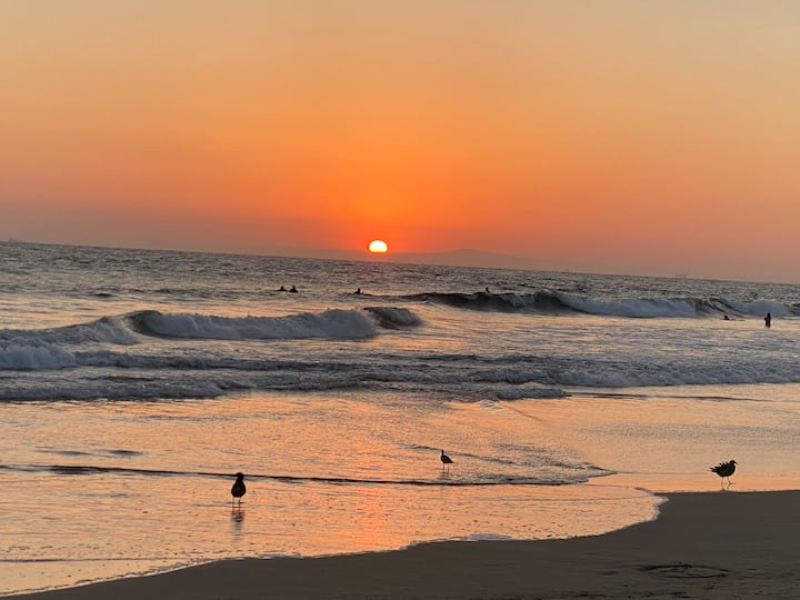 Home Away By The Beach! Remodeled With A/c! - Orange County, CA