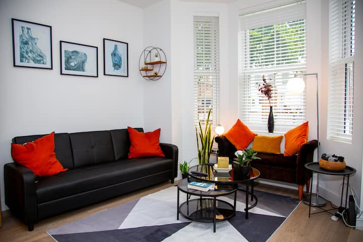 Smartstay | Parking | By Airport | 3 Beds - Farnham
