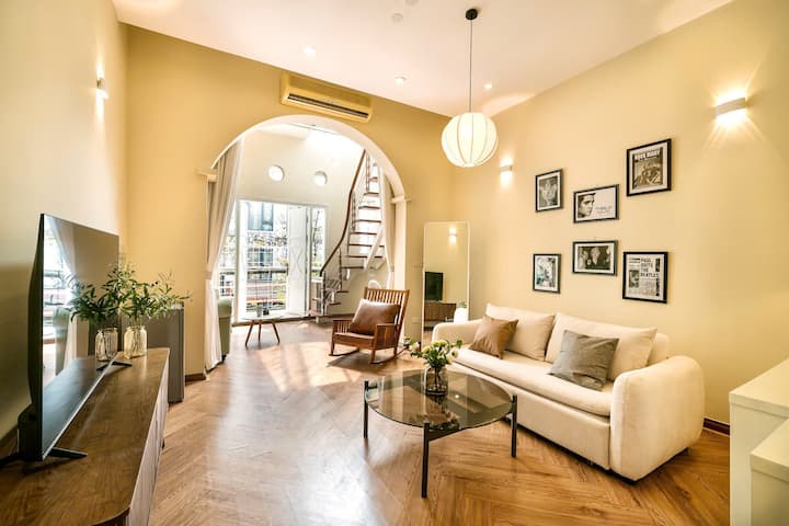 Luminous 160sqm Duplex_glass Dome_oldtown_balcony - Hanoï