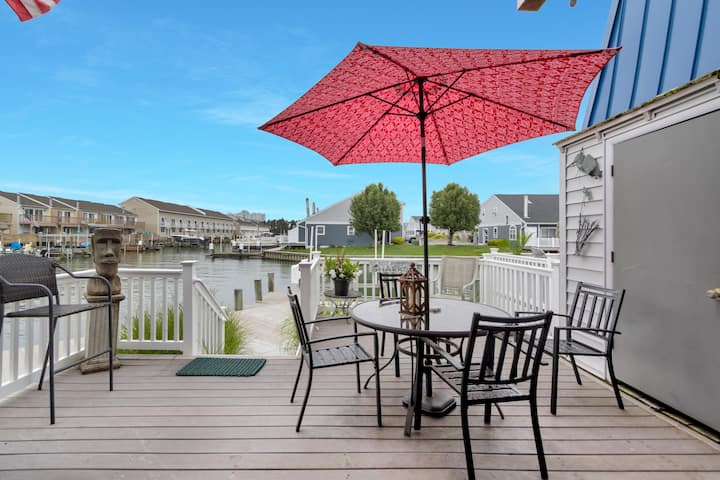 Bayside Retreat W/ Dock, Pool & Walk To Beach! - Ocean City