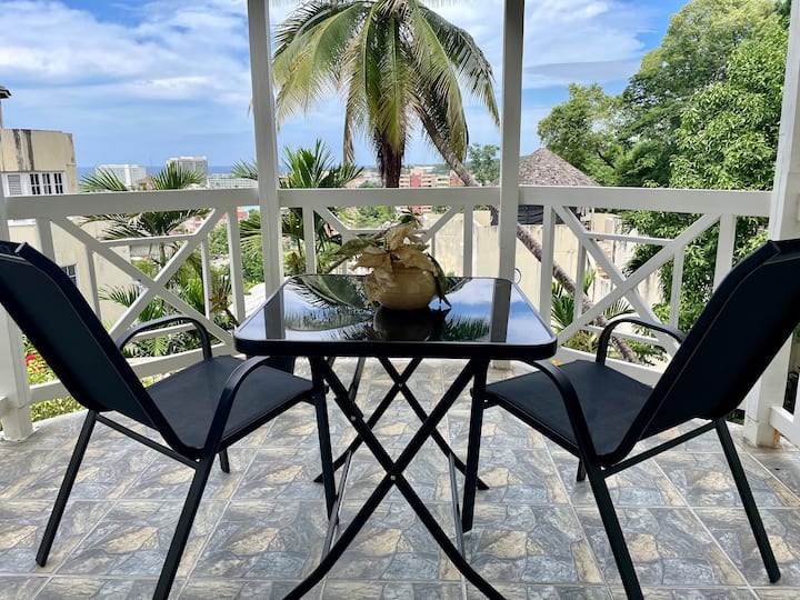 Newly Renovated Ocean View Condo - Ocho Ríos