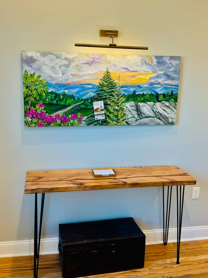 Charming Downtown Elkin Suites- Walk To All - Shelton Vineyards, Dobson