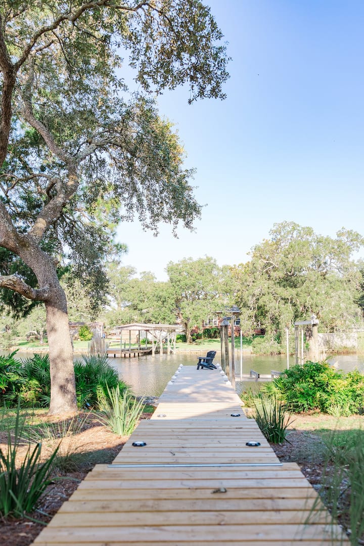 Bayou Grande Retreat- Waterfront - Warrington, FL