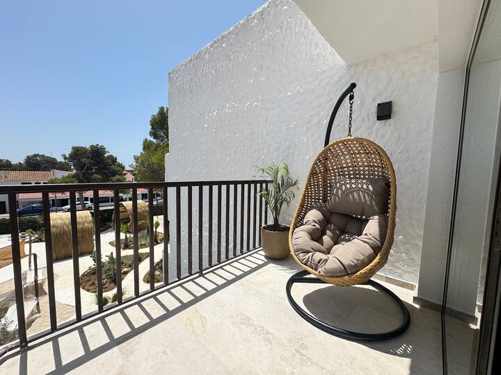 Netflix & Chill In Ciudadela - Minorca