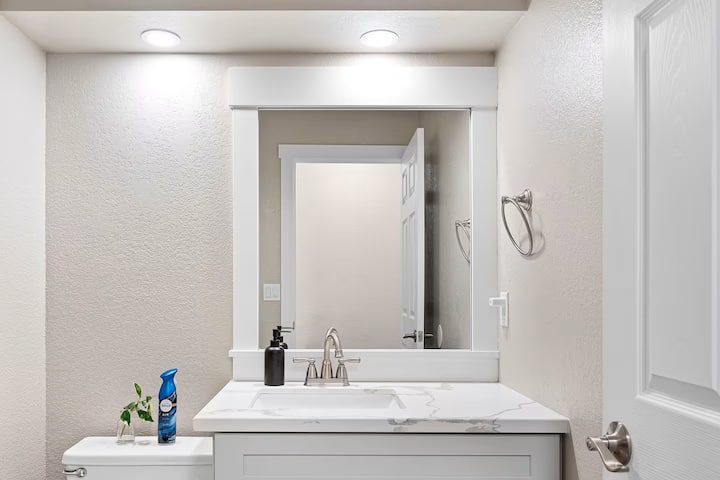 Elegant 4br Reno Retreat - Reno, NV