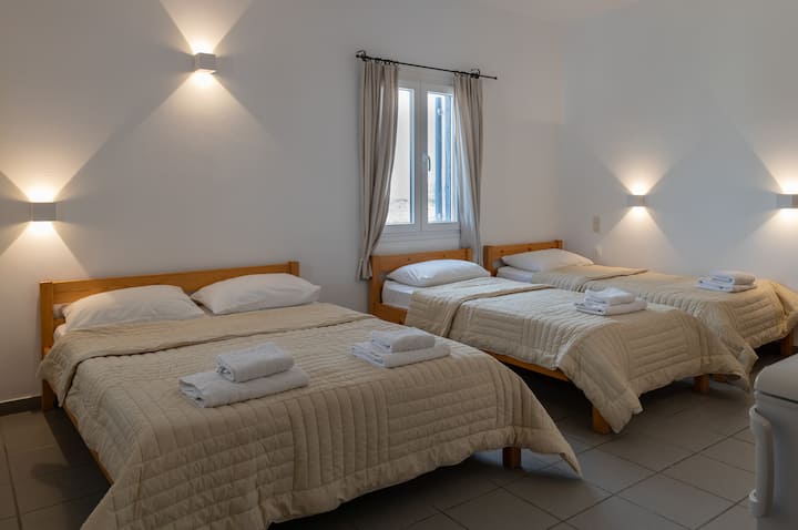 Tango Studios Antiparos One - Antiparos