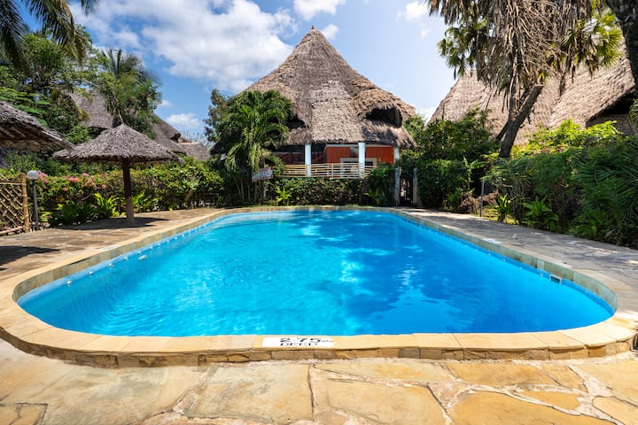 Casa Di Mia Villa, 4 Br W Pool, 3min Walk To Beach - Diani Beach