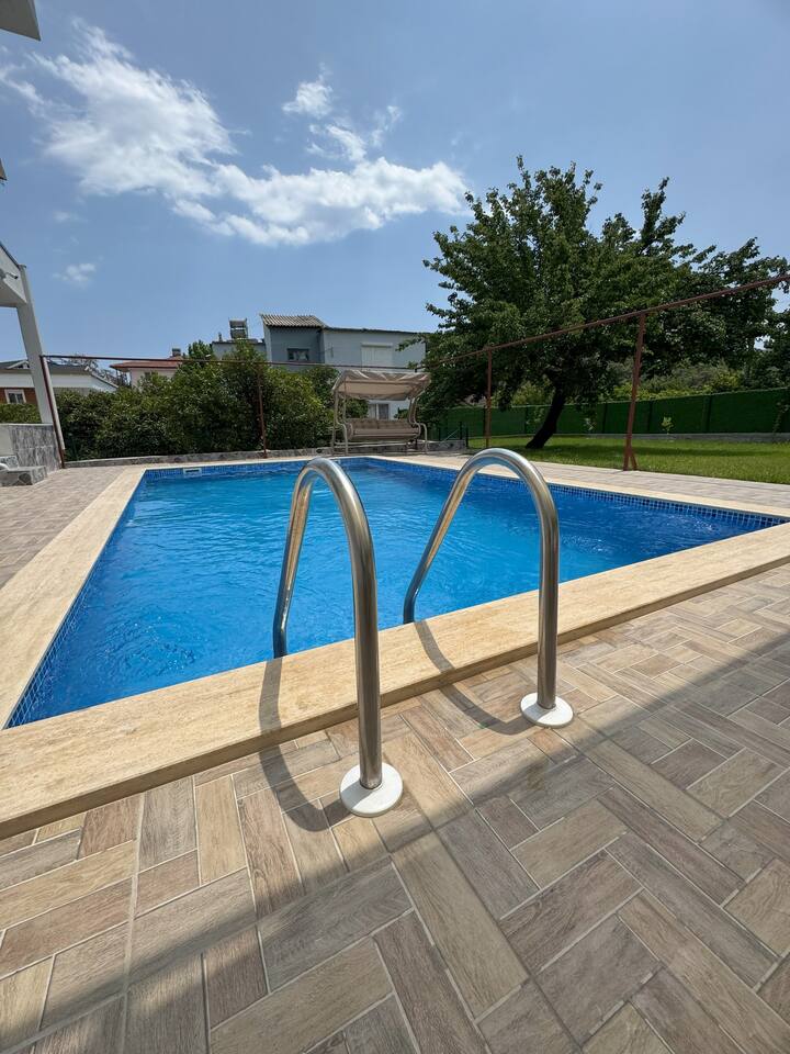 Kemer 'De Havuzlu, Saunalı Villa - Kemer