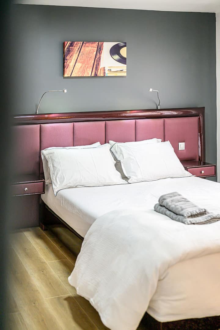 Nid Douillet Entre Le Viaduc De Millau Et Aubrac - Laissac