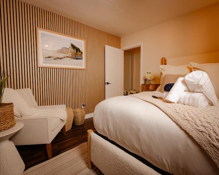 Lakeside Deluxe 1-bedroom - Lakeside, CA