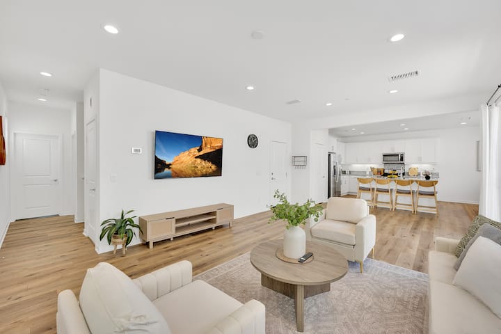 Beautiful Family Home Close To Ontario Airport - Eastvale, CA