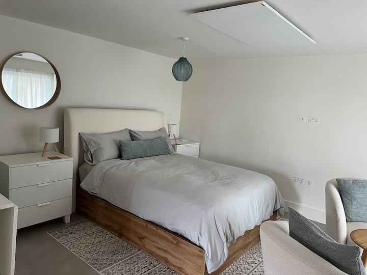 Studio Near Cheddar Gorge W/ Patio & Great Views! - Cheddar