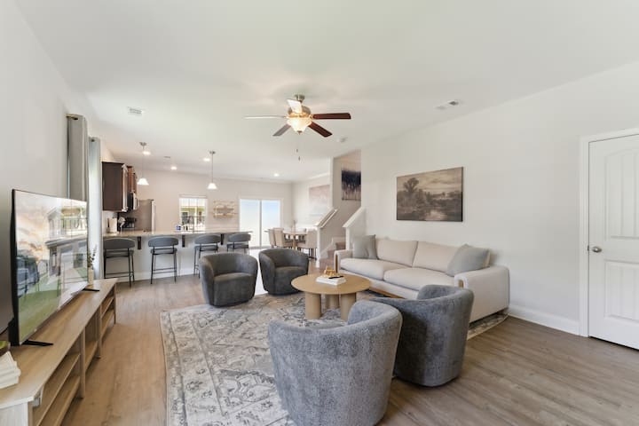 Modern 3br • Pool • Gym • Near Savannah & Airport - Rincon, GA