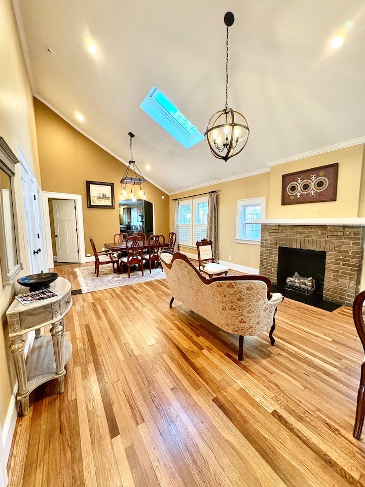 Stylish Bungalow In The Heart Of Southend! - Charlotte, NC