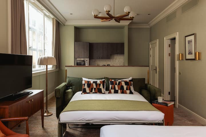 Native Glasgow, Open Plan One Bedroom Apartment - Glasgow