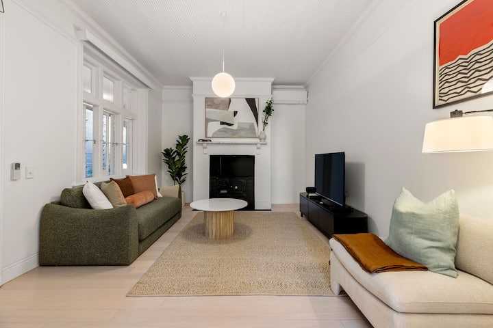 Well-located Dawes Point Apartment For 6 - Manly