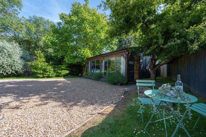 Cute Cabin With Hot Tub - Castle Combe