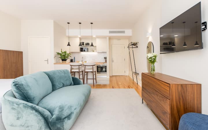 Modern Studio With Balcony In The Heart Of Porto - Porto