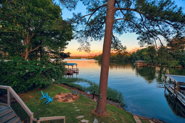 Cozy Lakefront | Firepit - Tuckertown Reservoir, NC