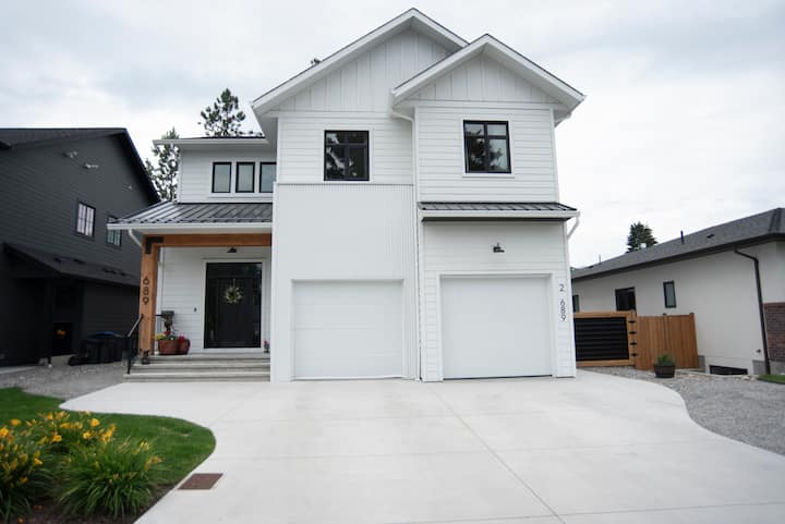 New Coastal 2-bedroom Suite -Lower Mission - Kelowna