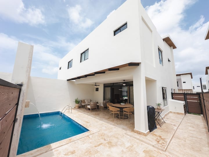 Villa De Lujo Con Piscina Privada / Punta Cana - Punta Cana