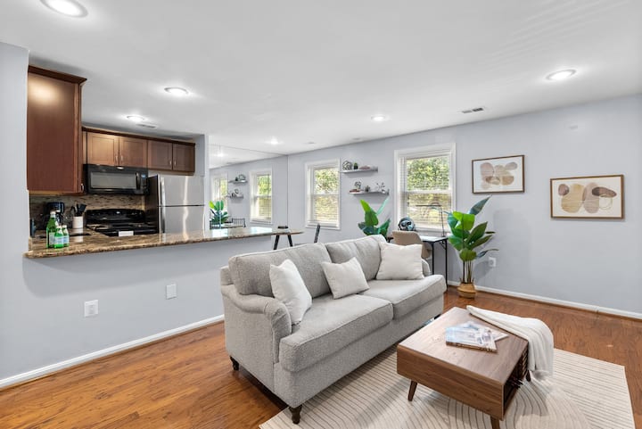 Fully Furnished 2br Condo - Maryland