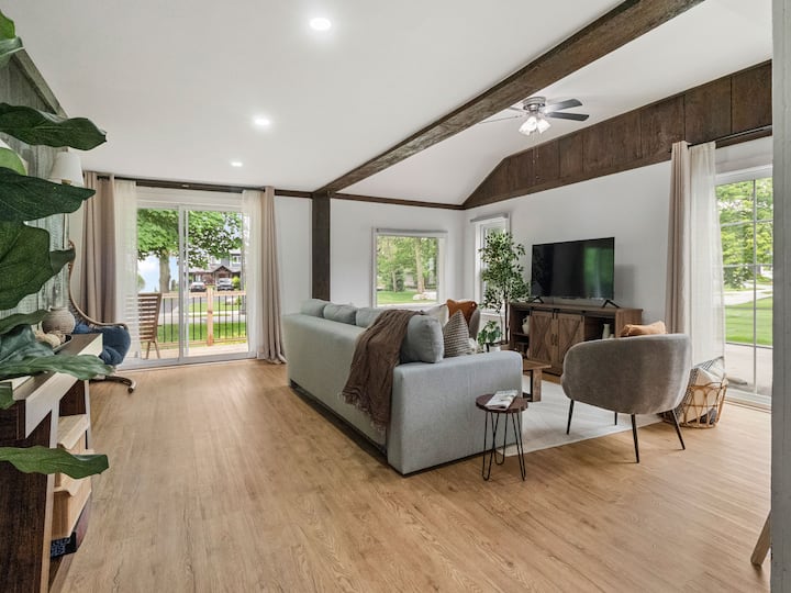 2br Lakeside Oasis W/ Bbq & Parking | Sleeps 5! - Fort Érié