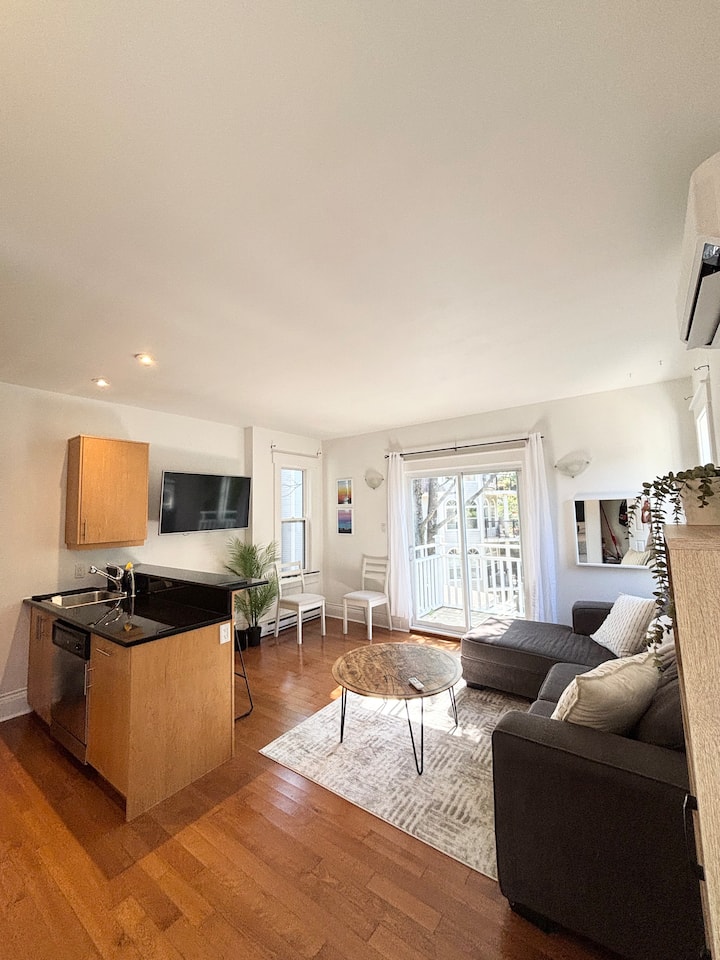 South End Apartment With Balcony - Halifax