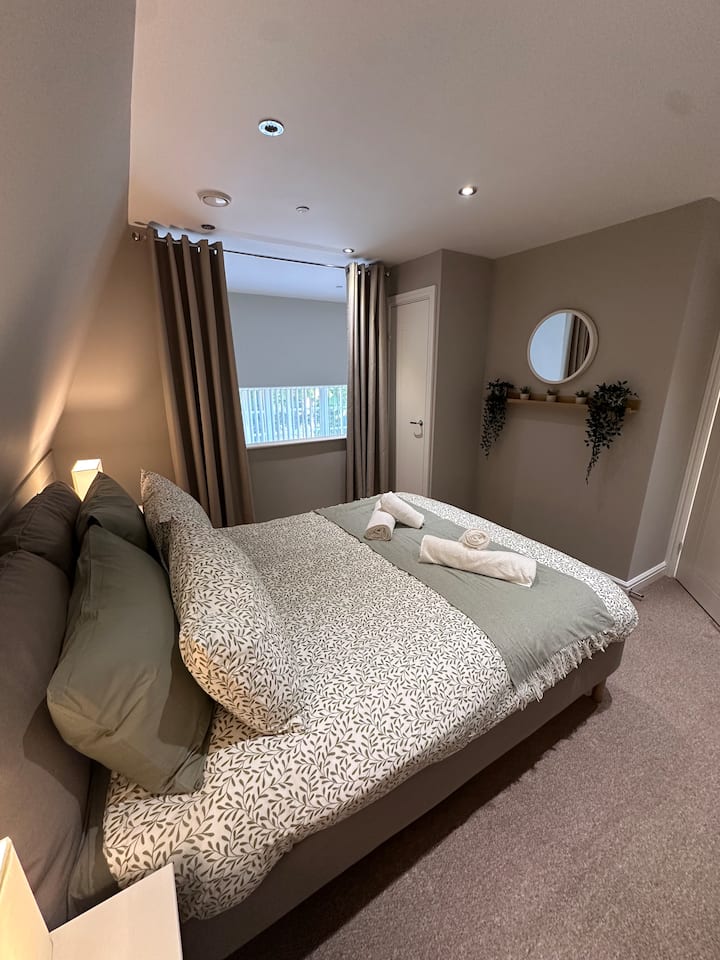 Old School Close Stylish Stay In Derbyshire - Matlock