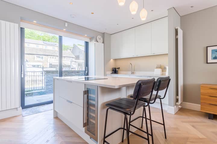 Luxury In The Heart Of Slaithwaite | Walks & Cafes - Ripponden