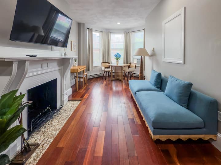 (New1f) Front-facing 1br On Newbury Street - Arlington, MA