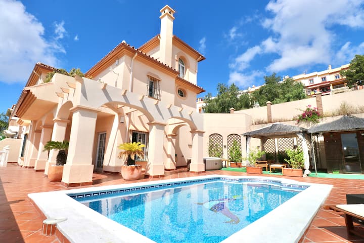 Villa Larimar | 4b | Jacuzzi, Sauna & Saline Pool - Benalmádena