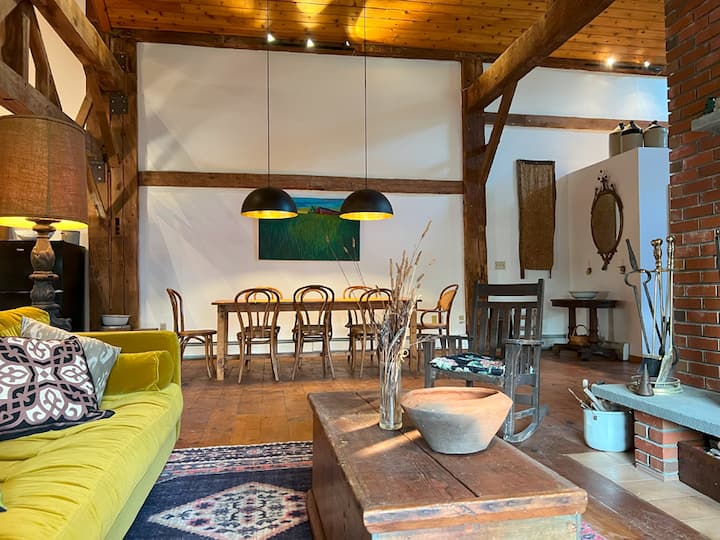 Hasu Haus - Unique Historic Renovated Dairy Barn - Davenport, NY