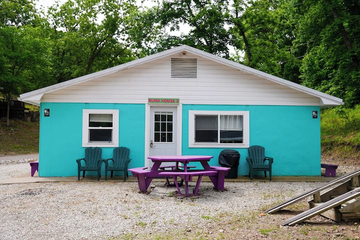 Franky And Louie's Bunkhouse 2 - Sunrise Beach