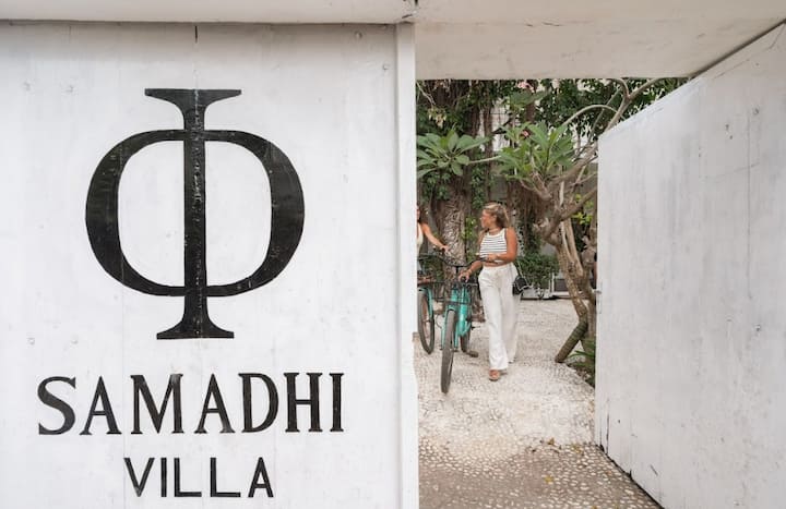 European-inspired Villa Near Beach & Dining - Islas Gili