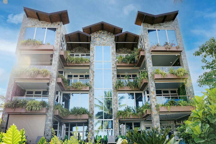 Celebrity Suite - Calatagan