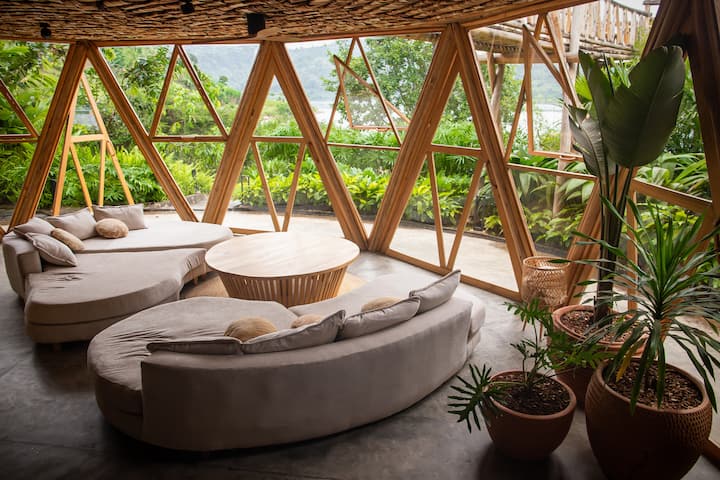 Signature Design Retreat And Private Beach - Rwanda