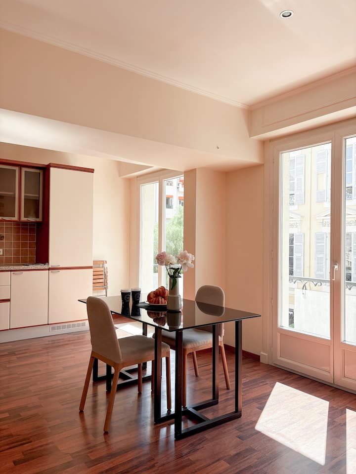 Carré Dor, Appartement Avec Balcon, Nice Centre - Nizza